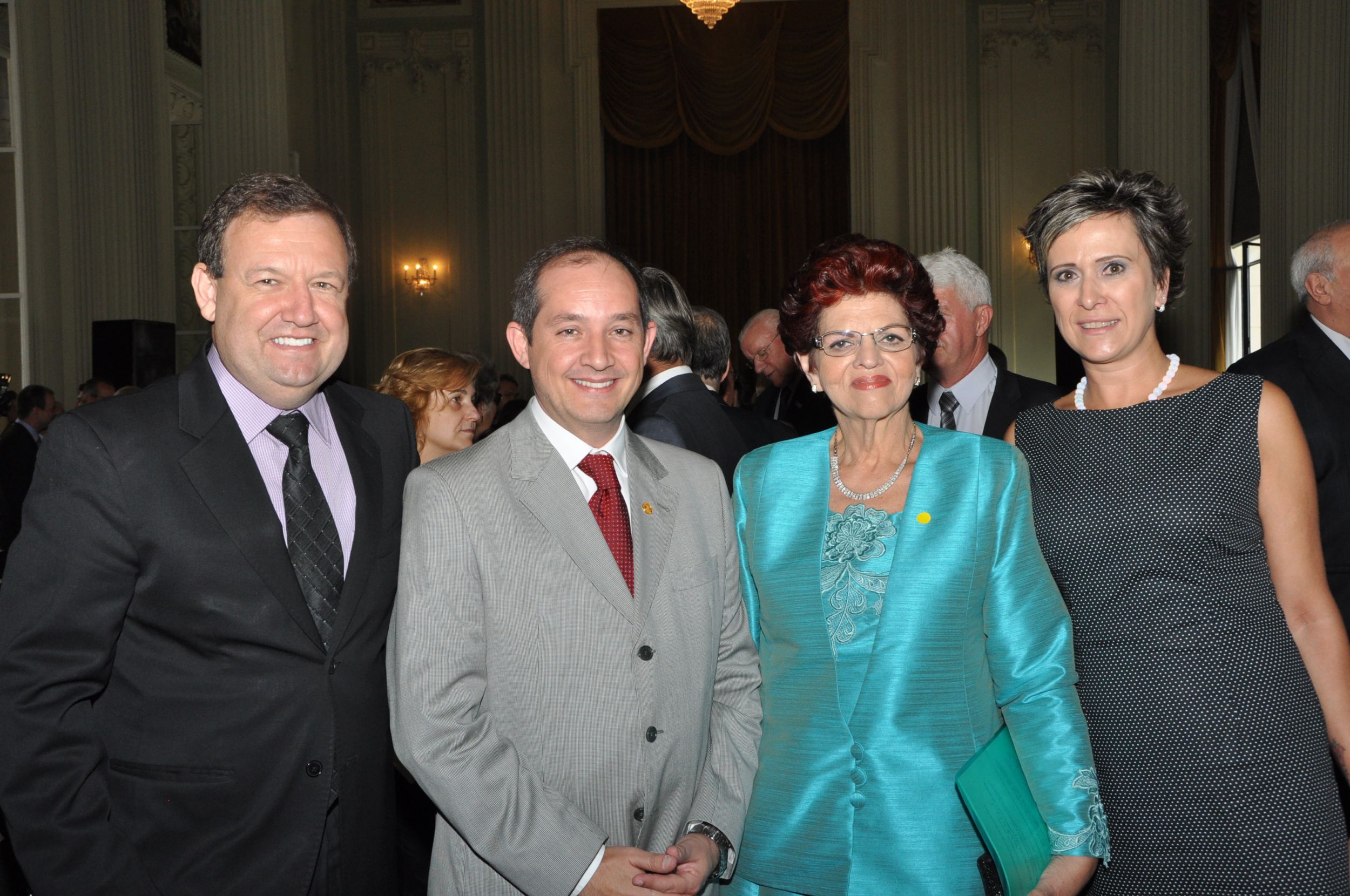 Tania Rösing é reconhecida por sua atuação em prol da formação de ...