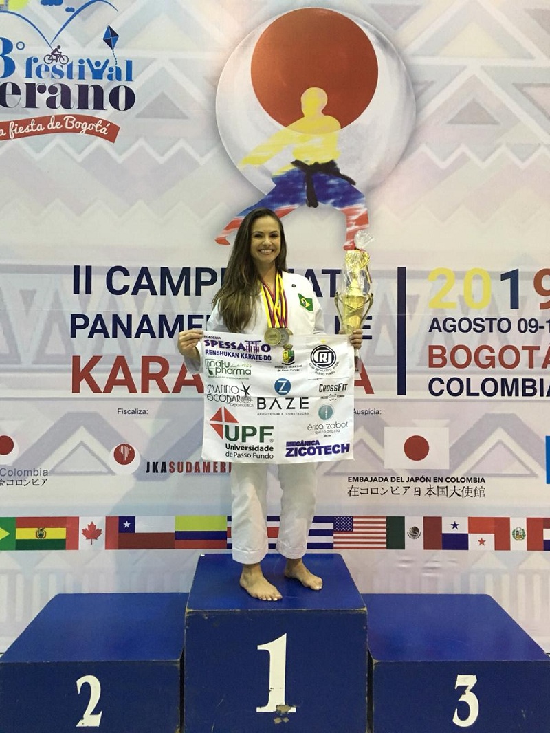 Manuela Spessatto é ouro no pan-americano de caratê - UPF ...