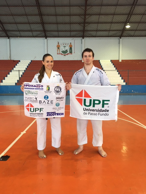 Manuela Spessatto participa de treinamento da Seleção Gaúcha de Caratê ...
